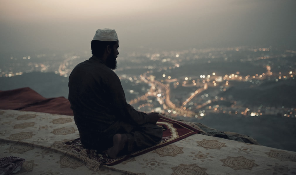 Ibadet je sve ono sa čim je Allah zadovoljan kod ljudi - HABERHANA.com